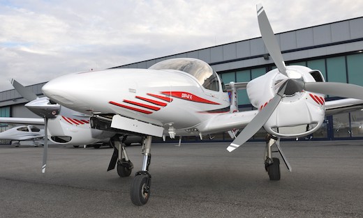 Diamond Aircraft présente son nouveau bimoteur DA52 - Aerobuzz