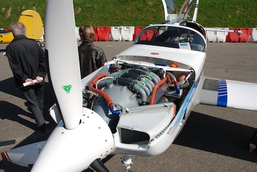 Aero 2013 : le moteur rotatif Mistral G300 présenté sur Glasair III ...
