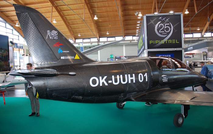 Skyleader présente le L-39 en version ULM - Aerobuzz