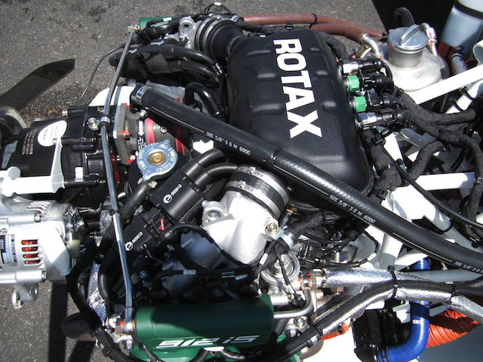 Premier contact avec le DR400 à moteur Rotax 912iS - Aerobuzz