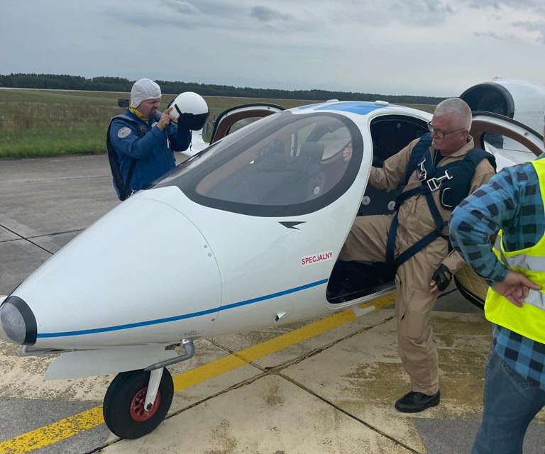 Le monoréacteur polonais Flaris LAR 1 vole vers sa certification ...
