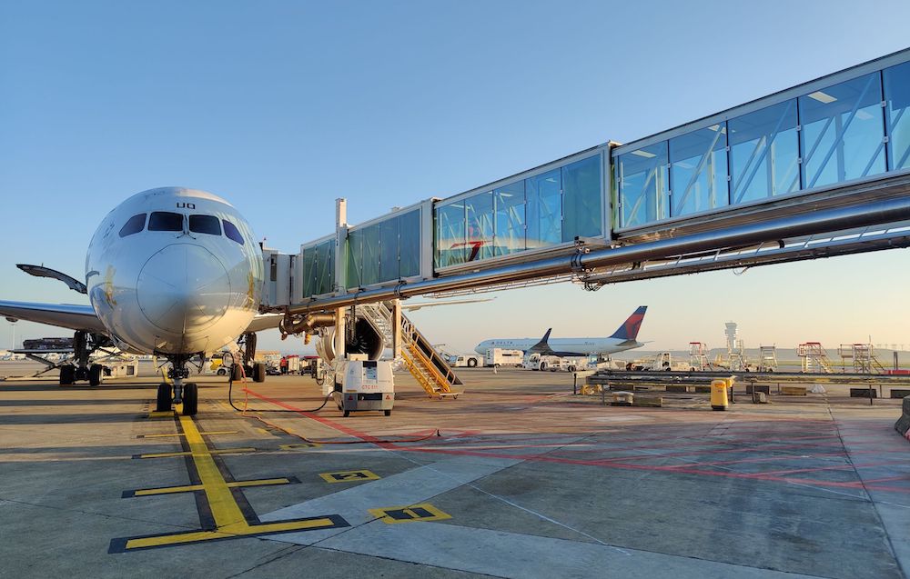 Nouvelles passerelles d’embarquement opérationnelles à Bruxelles ...