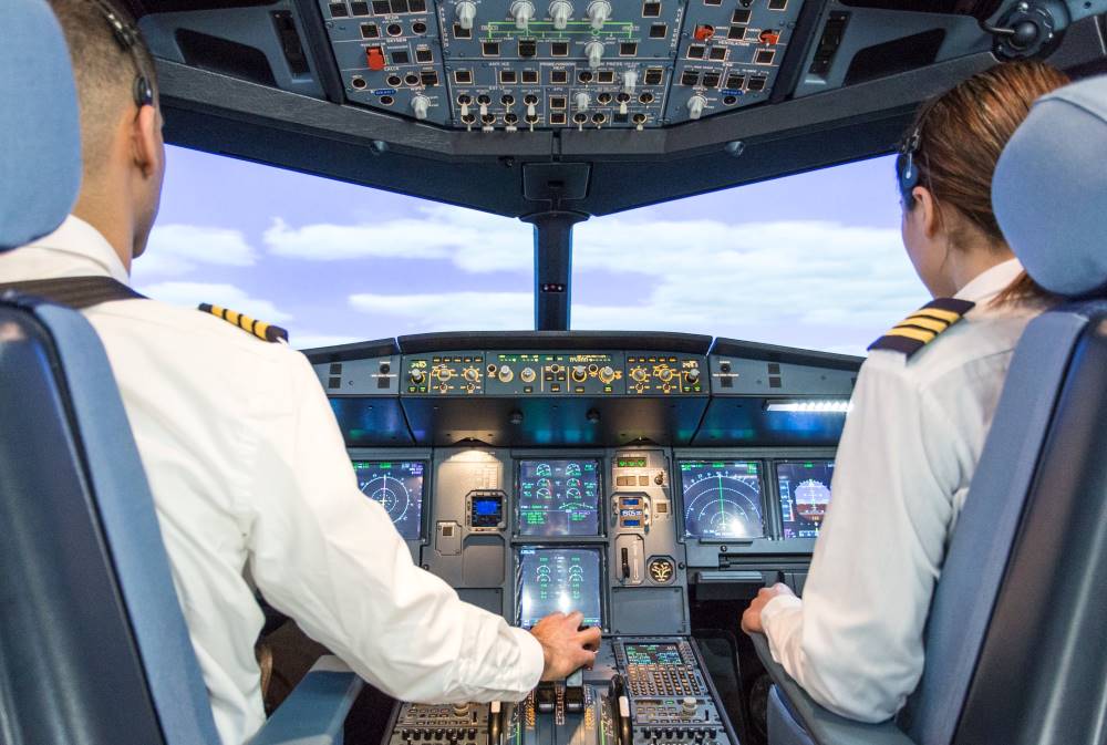 Aegean et CAE créent un centre de formation au pilotage en Grèce ...