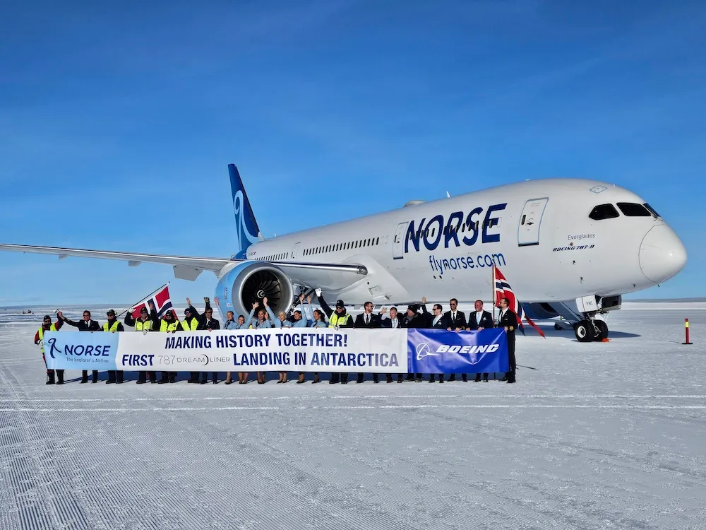 Premier atterrissage réussi pour un Boeing 787 Dreamliner sur la piste ...