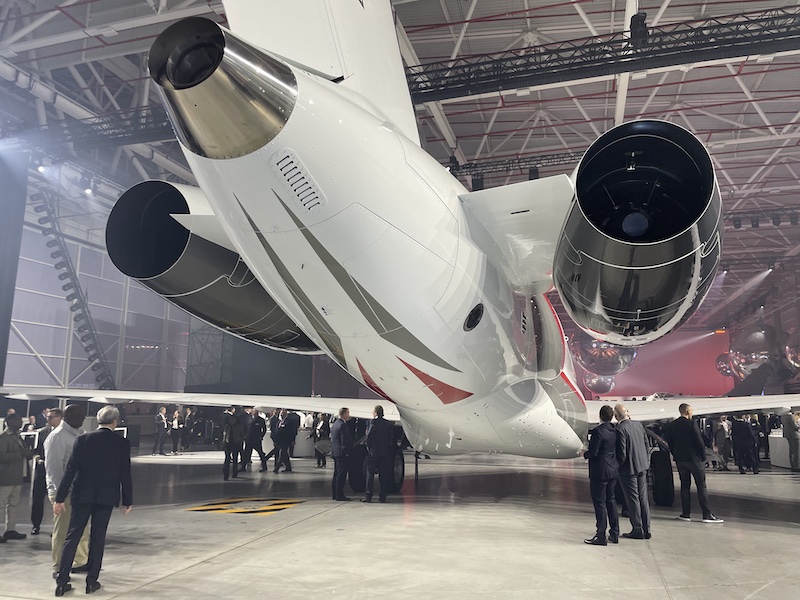 Dassault dans la cour des très grands avec le Falcon 10X - Aerobuzz ...