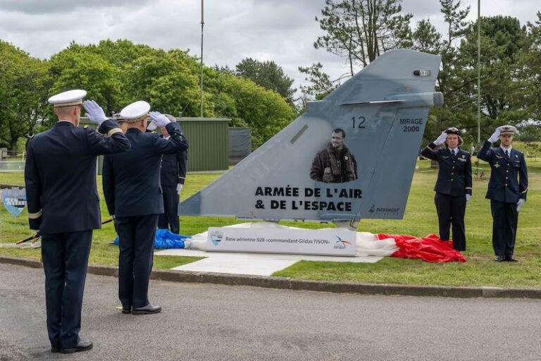 La base aérienne 928 de Brest-Loperhet baptisée - Aerobuzz